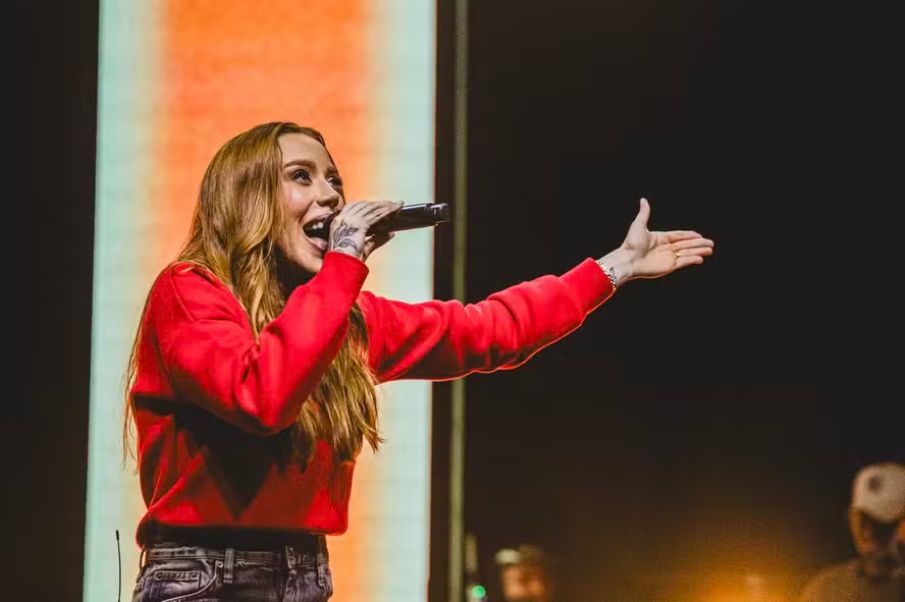 Julianny Souza lidera no YouTube; Nicodemus elogia Ah, Jesus