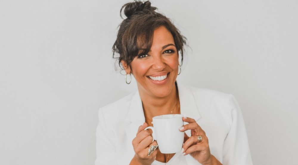 Cris Linnares narra como venceu a depressão através da fé em livro