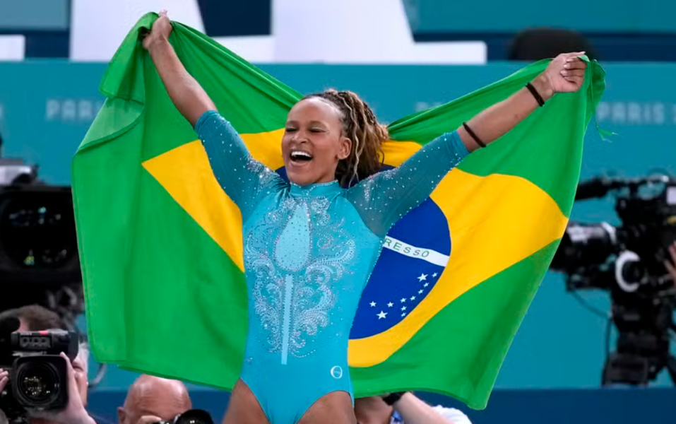 “Orei bastante todos os dias”, diz Rebeca sobre ouro olímpico